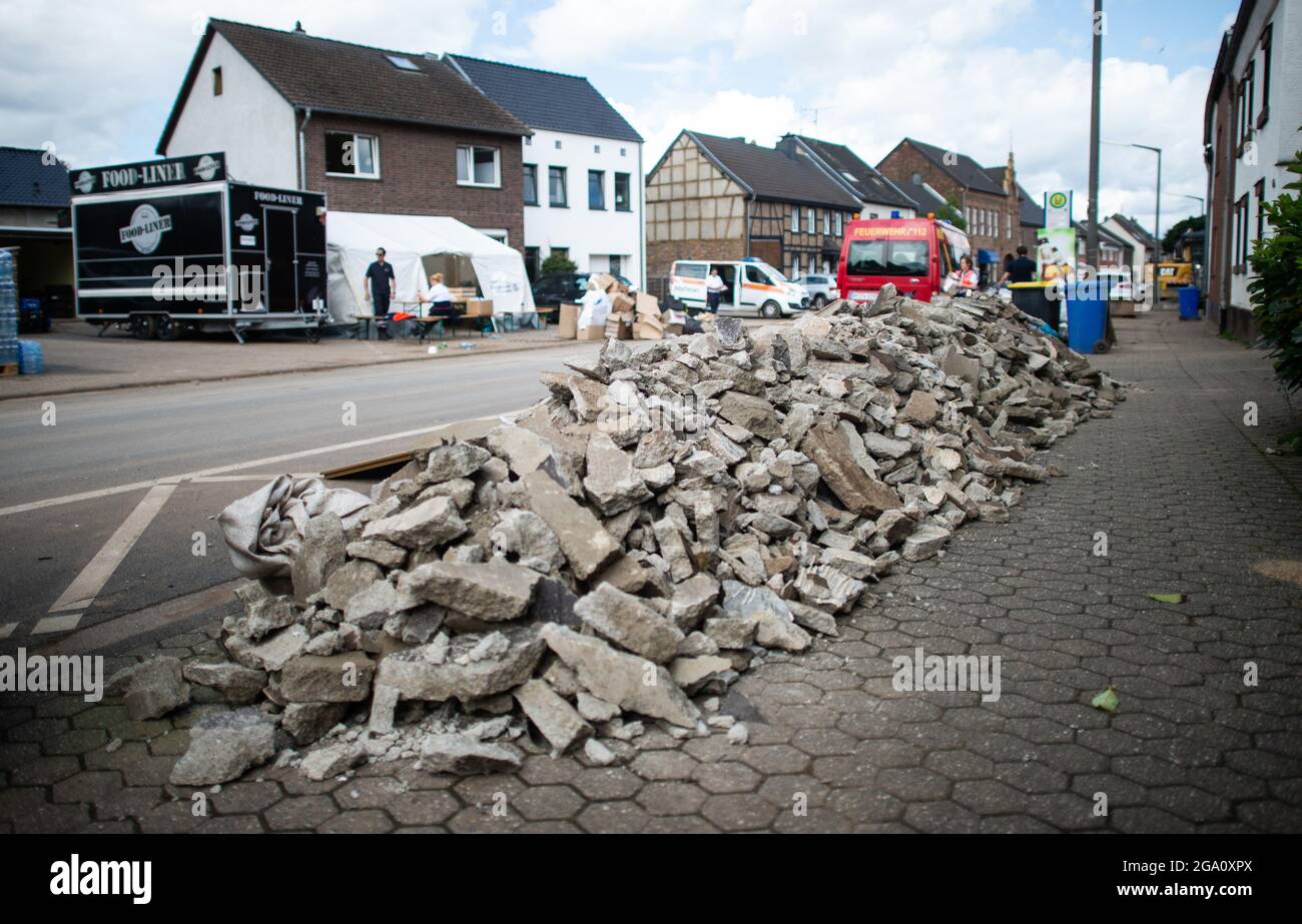 Erftstadt Blessem, Germany. 28th July, 2021. Mountains of rubble lie in ...
