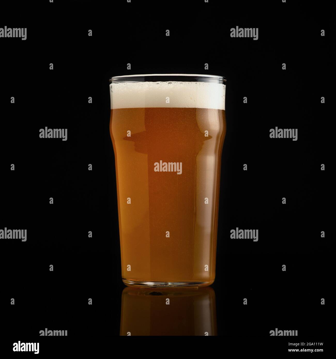 Minimalist advertising, great offer from pub and beer evening Stock ...