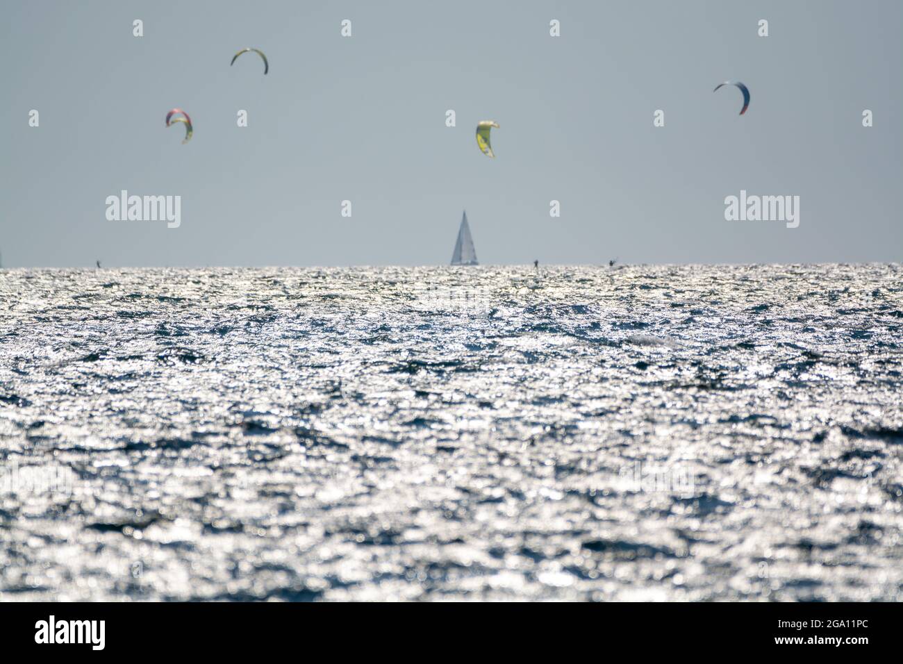 Windsurfing hydrofoil hi-res stock photography and images - Alamy