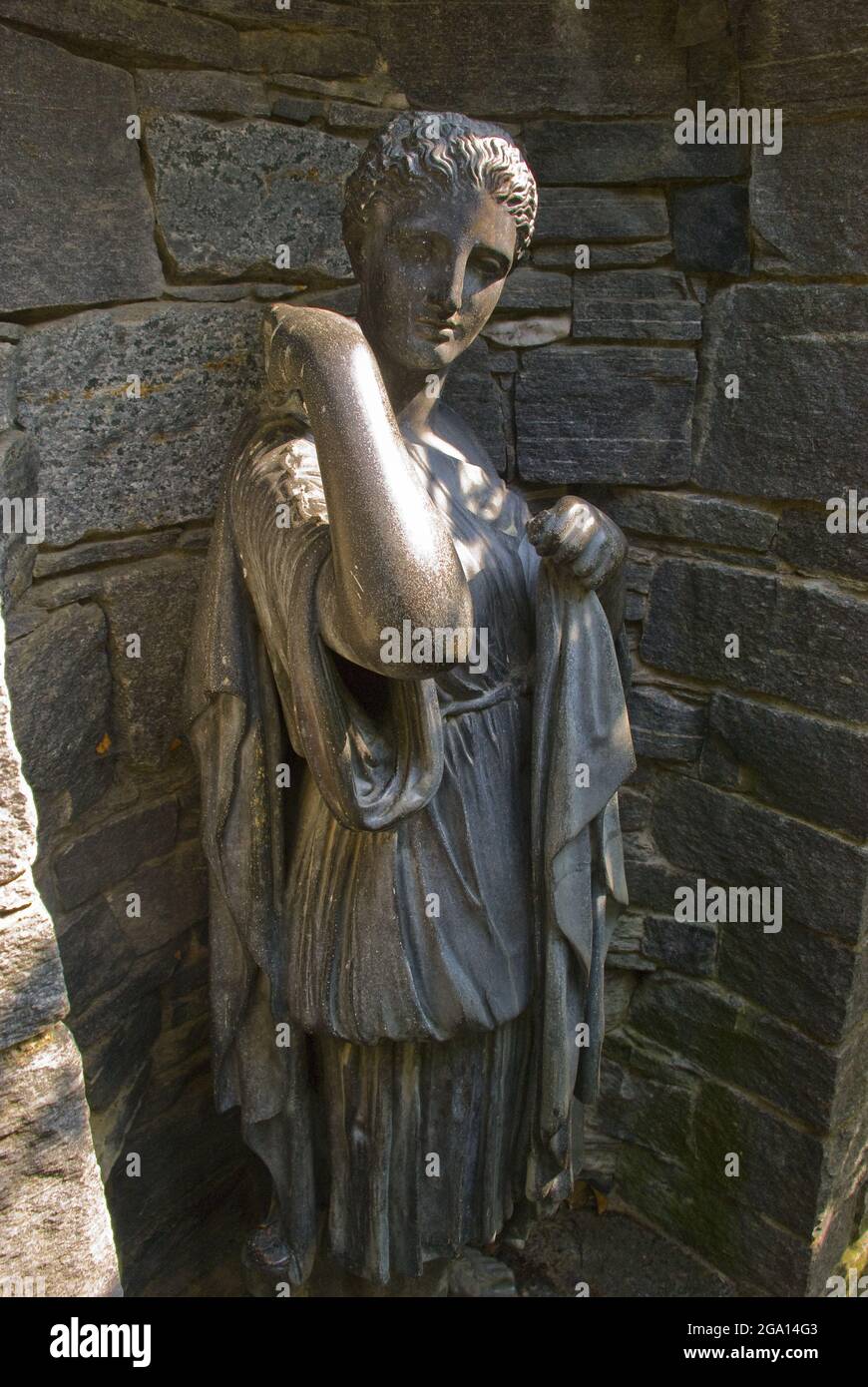 Old sculpture of a woman Stock Photo - Alamy