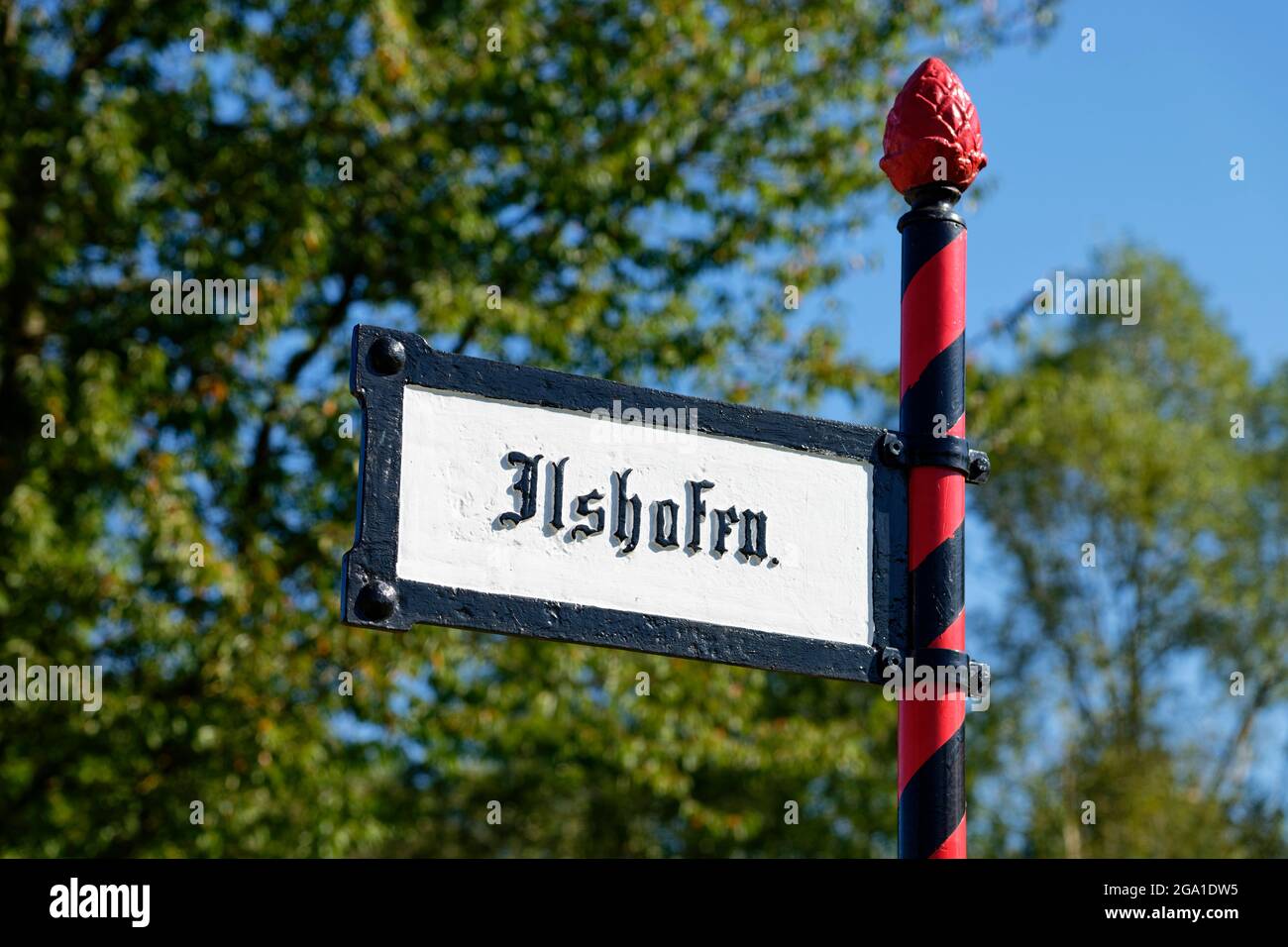 Historic signpost near Ilshofen in Hohenlohe, Schwäbisch Hall District ...