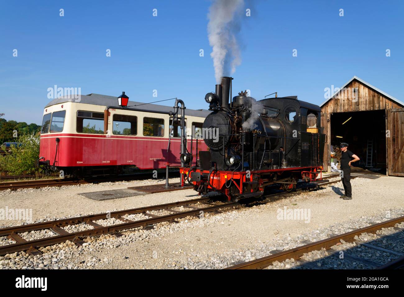 Härtsfeld heritage railway: steam locomotive WN 12 and diesel railcar ...