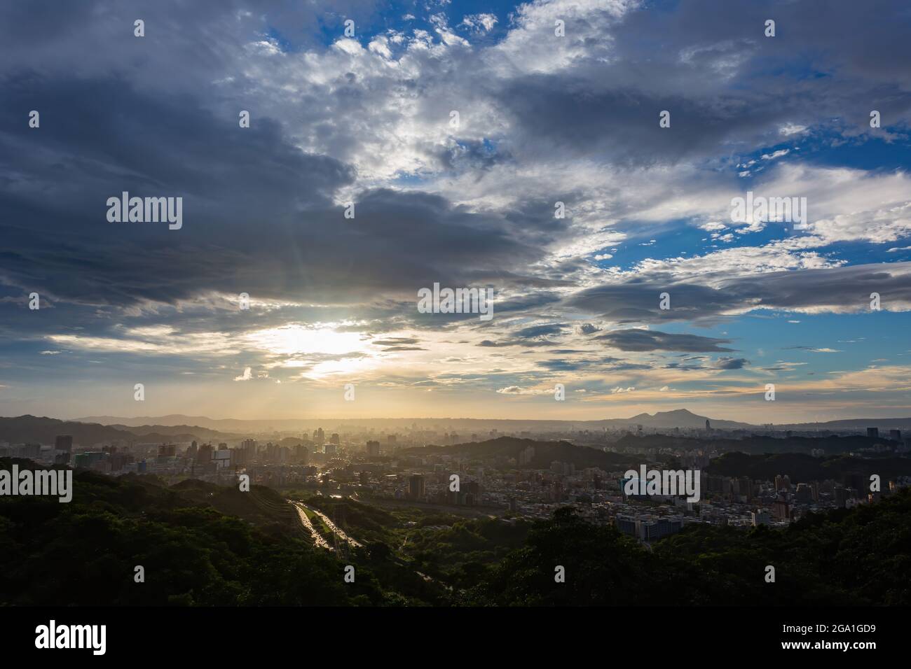 Sunset high angle view of the cityscape form Wenshan District at Taipei ...