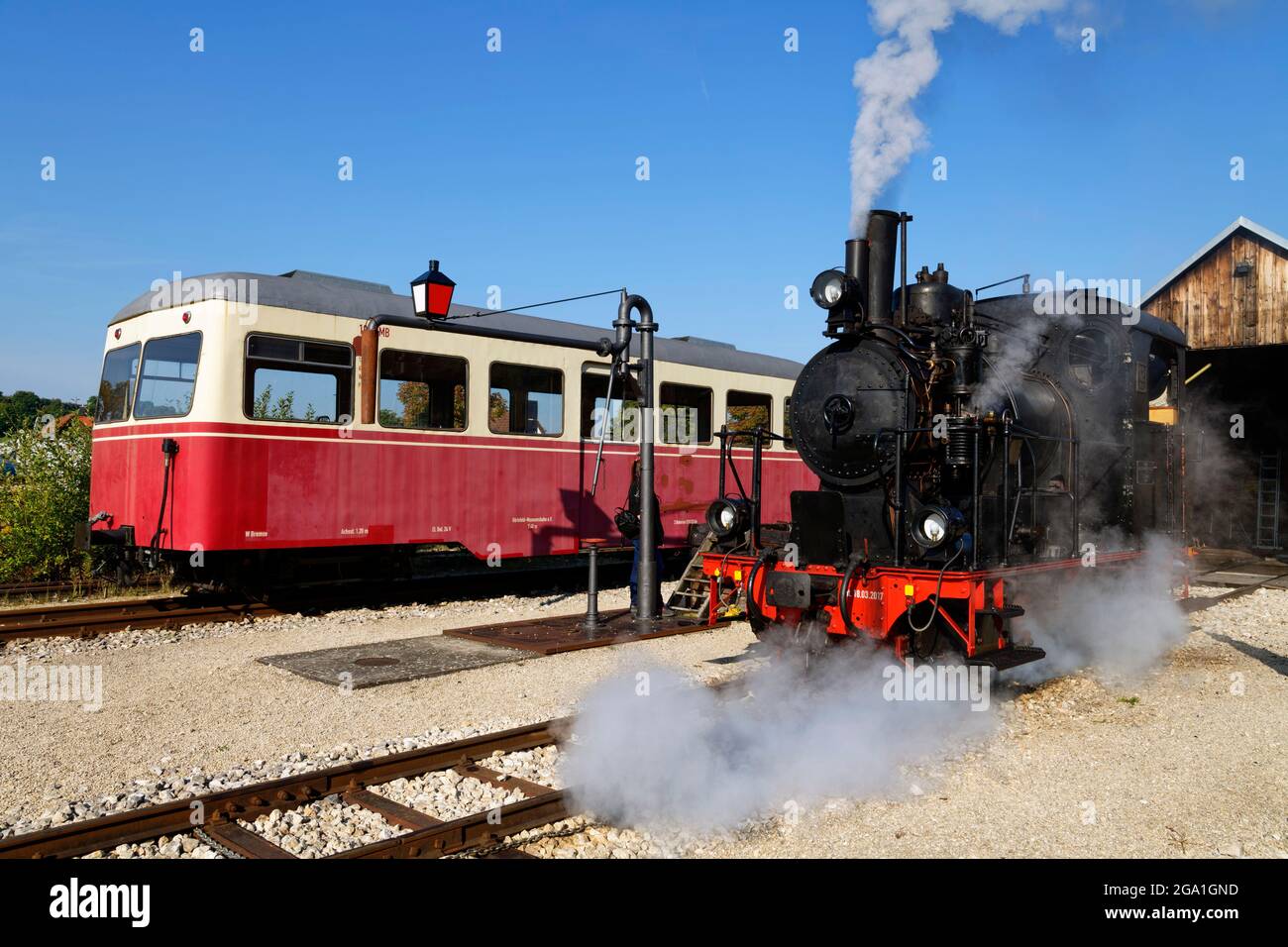 Härtsfeld heritage railway: steam locomotive WN 12 and diesel railcar ...