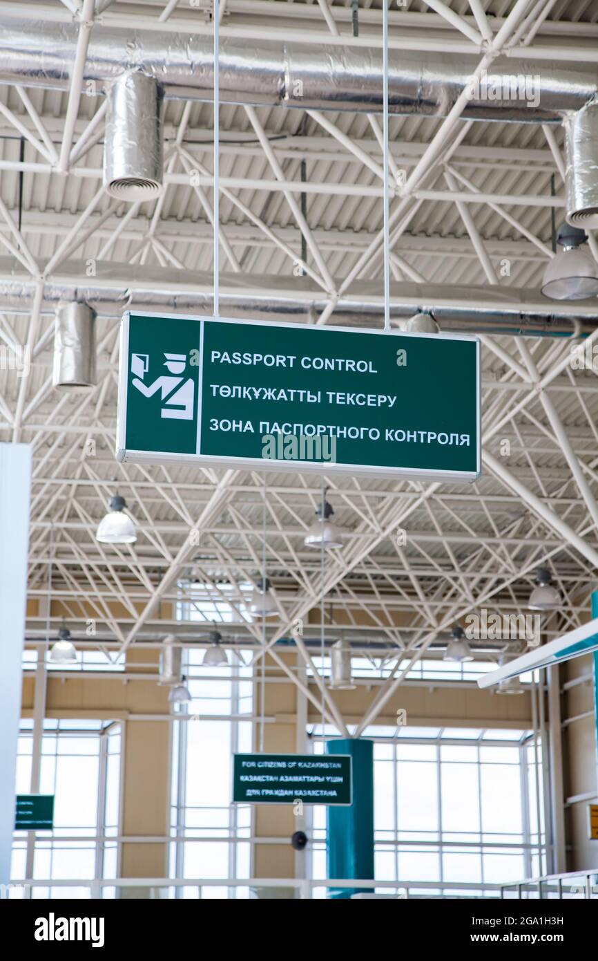 Passport control sign airport hi-res stock photography and images - Alamy