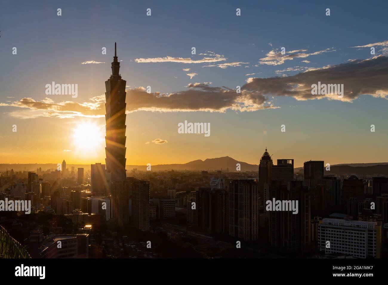 Sunset high angle view of the Xinyi District at Taipei, Taiwan Stock ...