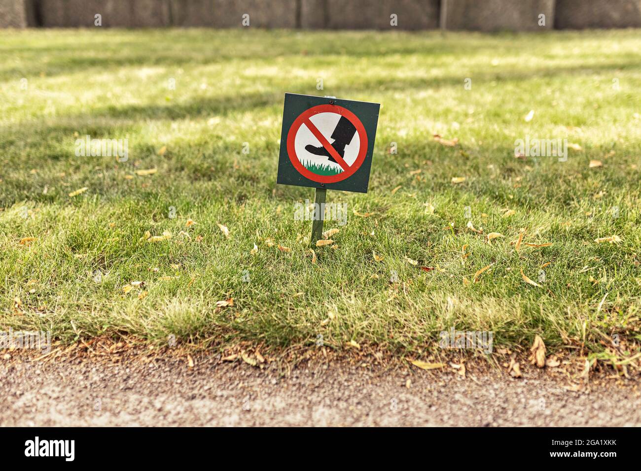 Yard entrance sign hi-res stock photography and images - Alamy