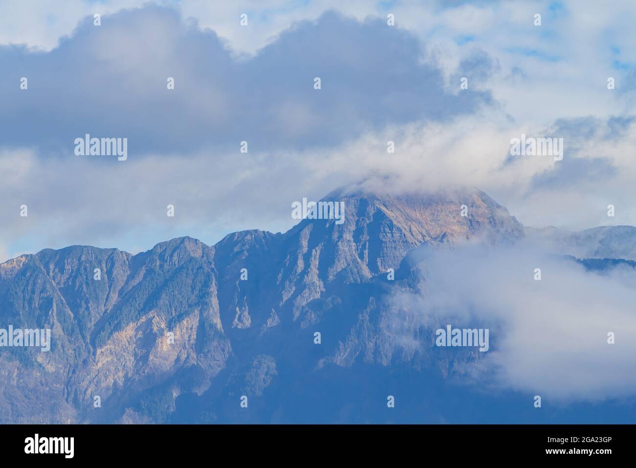 Wuling mountain range hi-res stock photography and images - Alamy