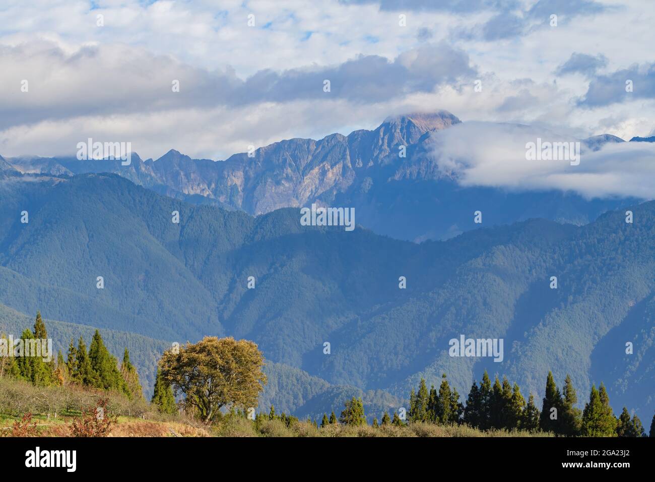 Wuling mountain range hi-res stock photography and images - Alamy