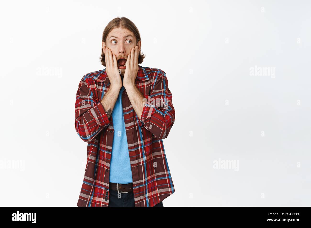 Hands over mouth hi-res stock photography and images - Alamy