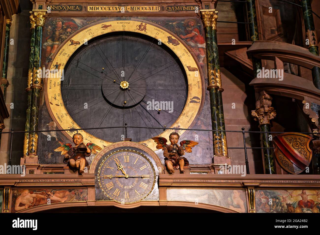 Astronomical clock of the strasbourg cathedral hi-res stock photography ...