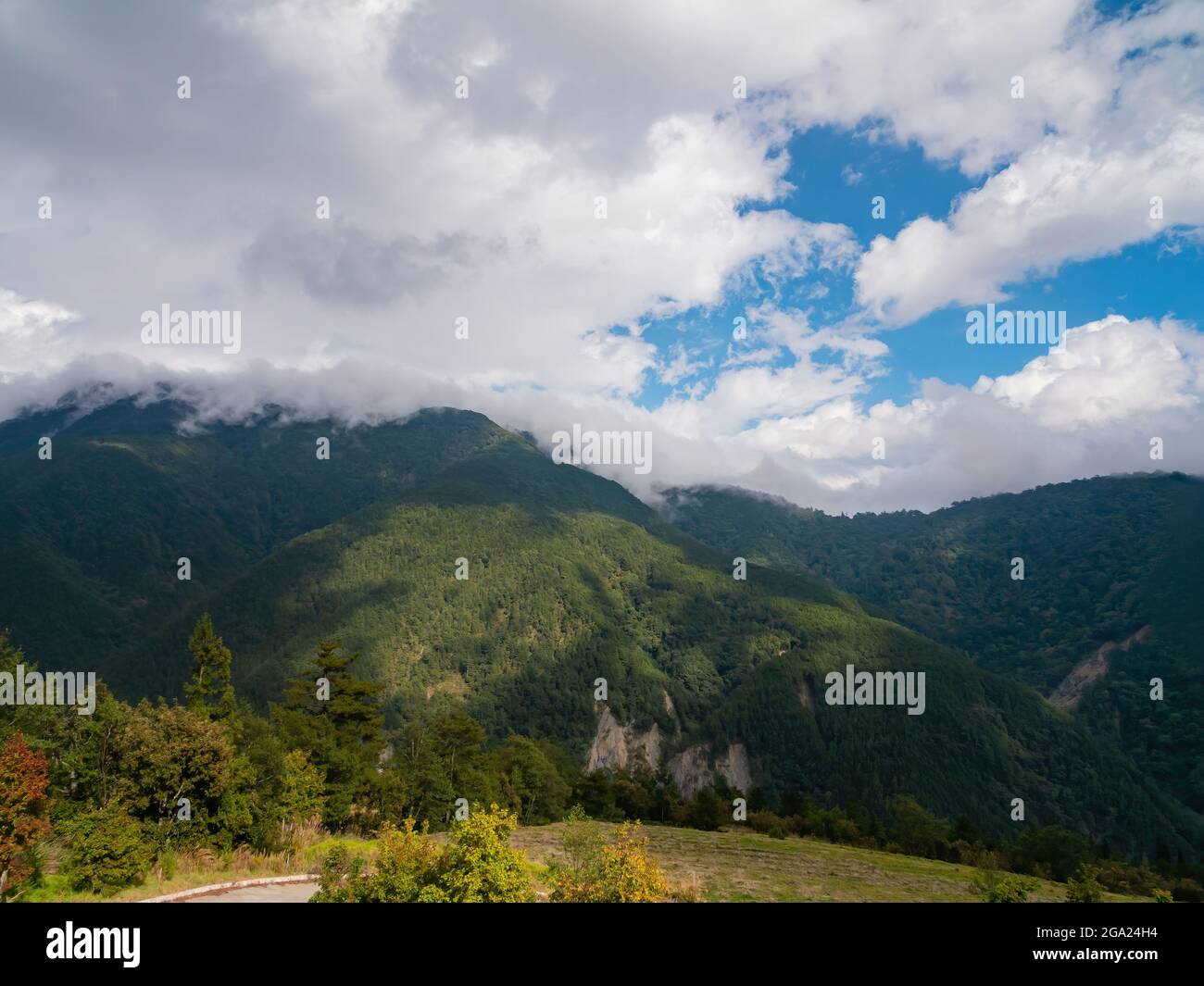 Mount wuling hi-res stock photography and images - Alamy