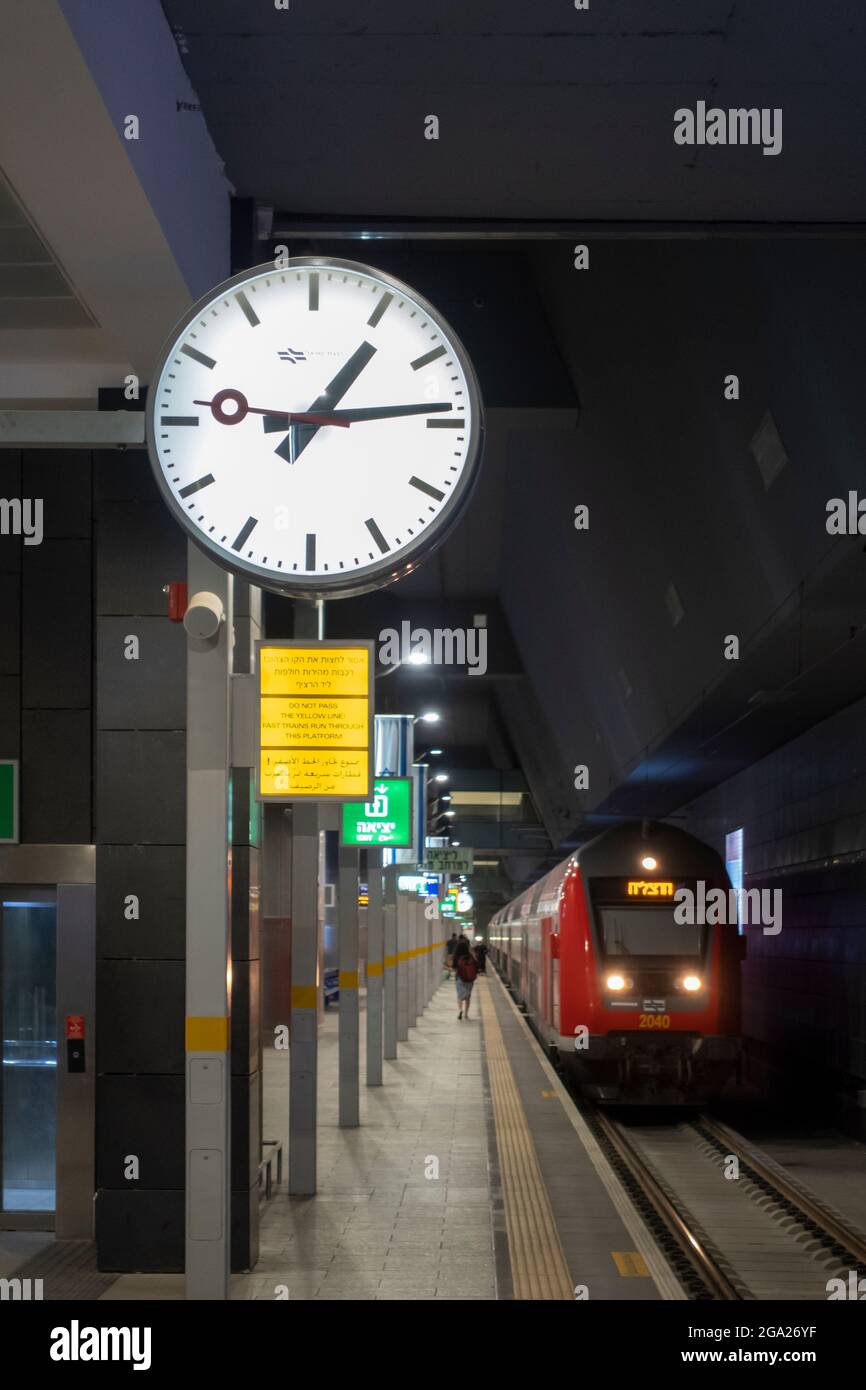 Israel railways hi-res stock photography and images - Alamy