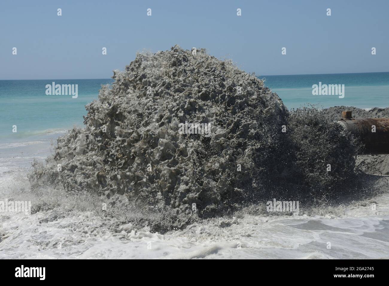 Pumping sand hi-res stock photography and images - Alamy