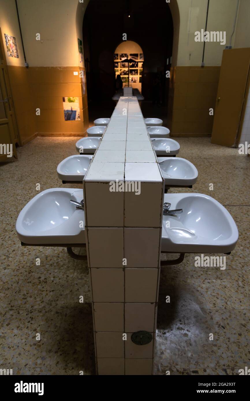 Public restroom sink hi-res stock photography and images - Alamy
