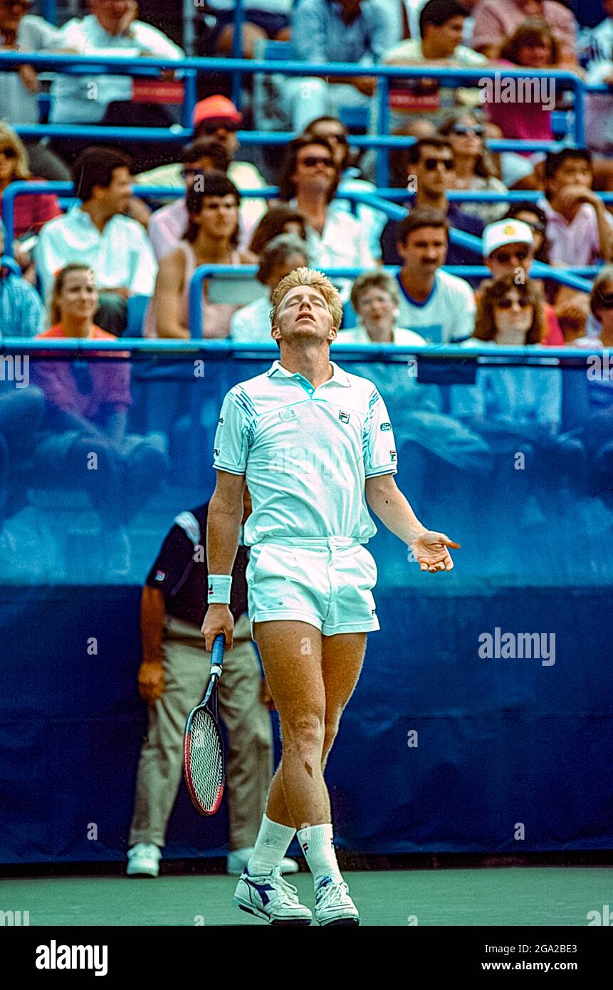 Boris Becker (GER) wins the championship at the 1989 US Open Tennis ...