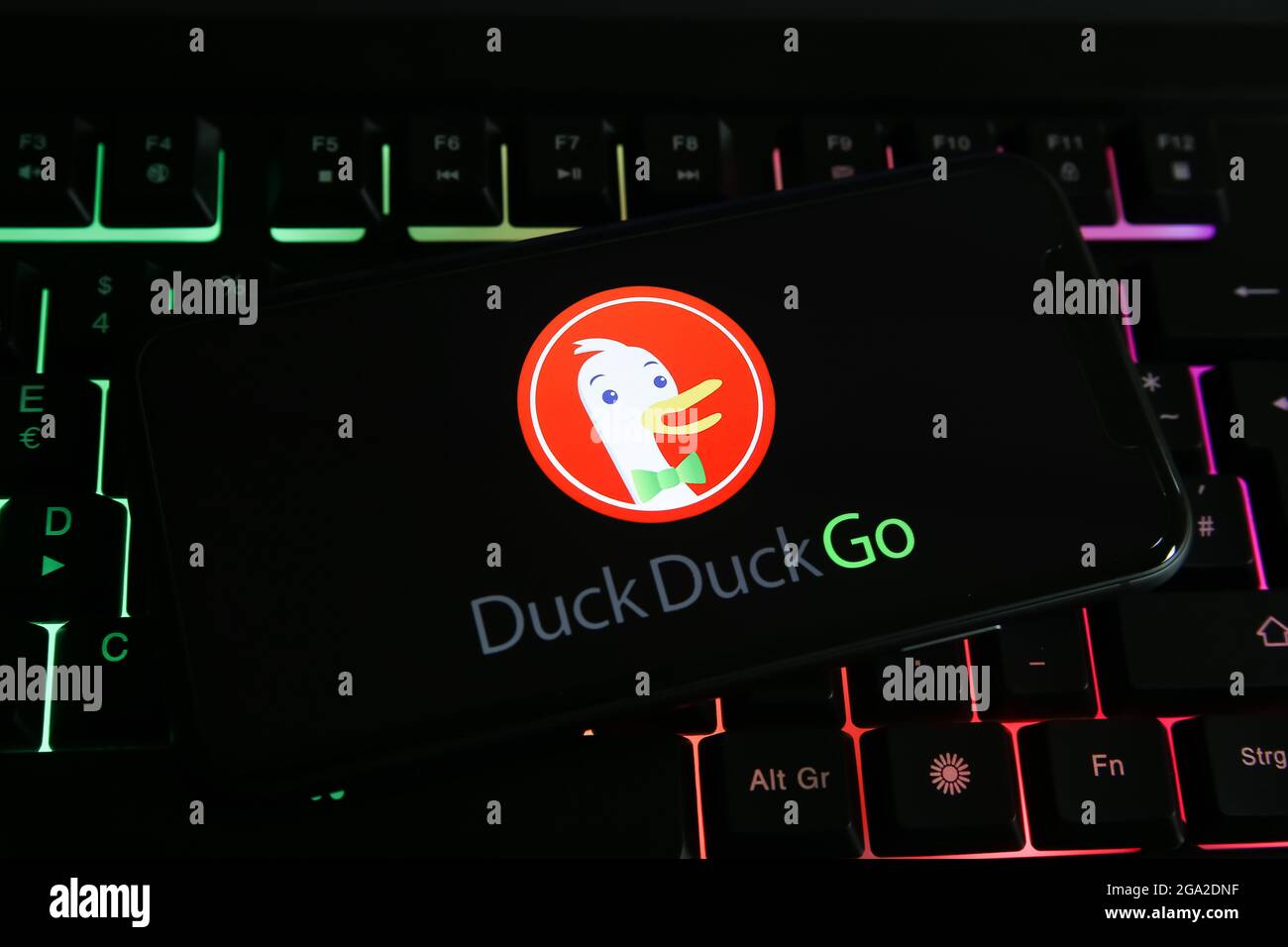 Duckduckgo logo hi-res stock photography and images - Alamy