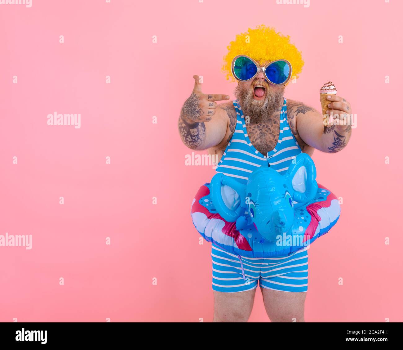 Paunchy man hi-res stock photography and images - Alamy