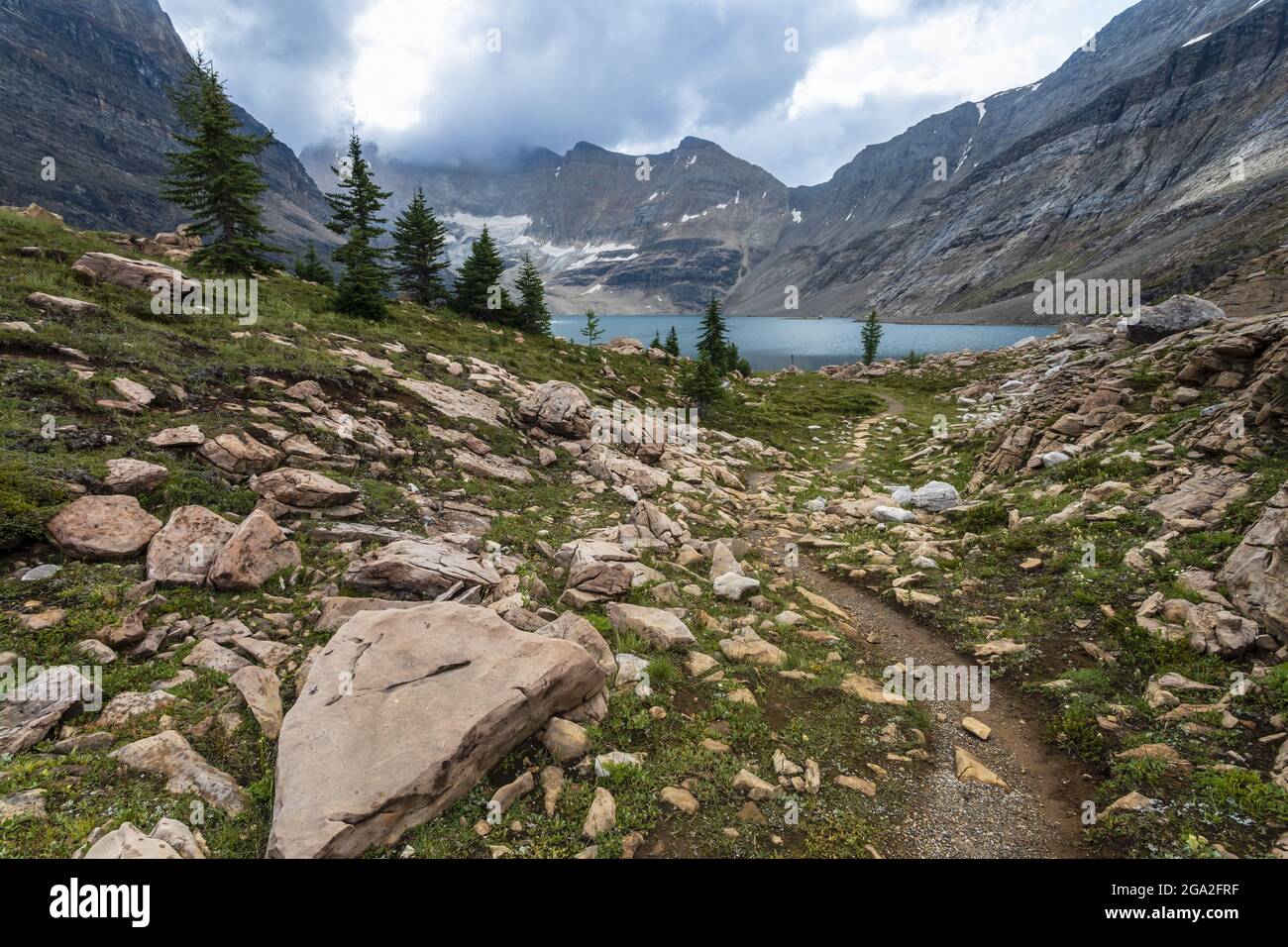 Trail to Lake McArthur in the Rocky Mountains of Yoho National Park ...