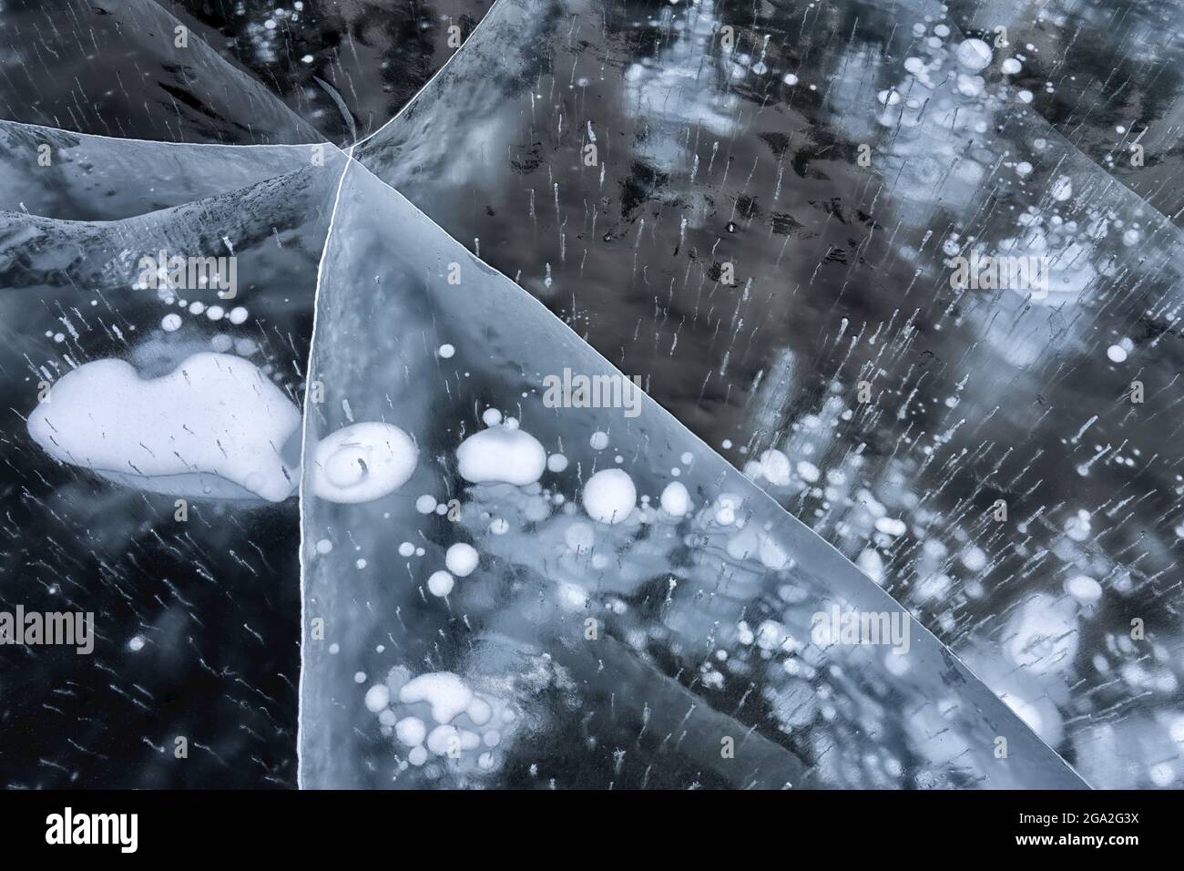 Suspended ice sheet hi-res stock photography and images - Alamy