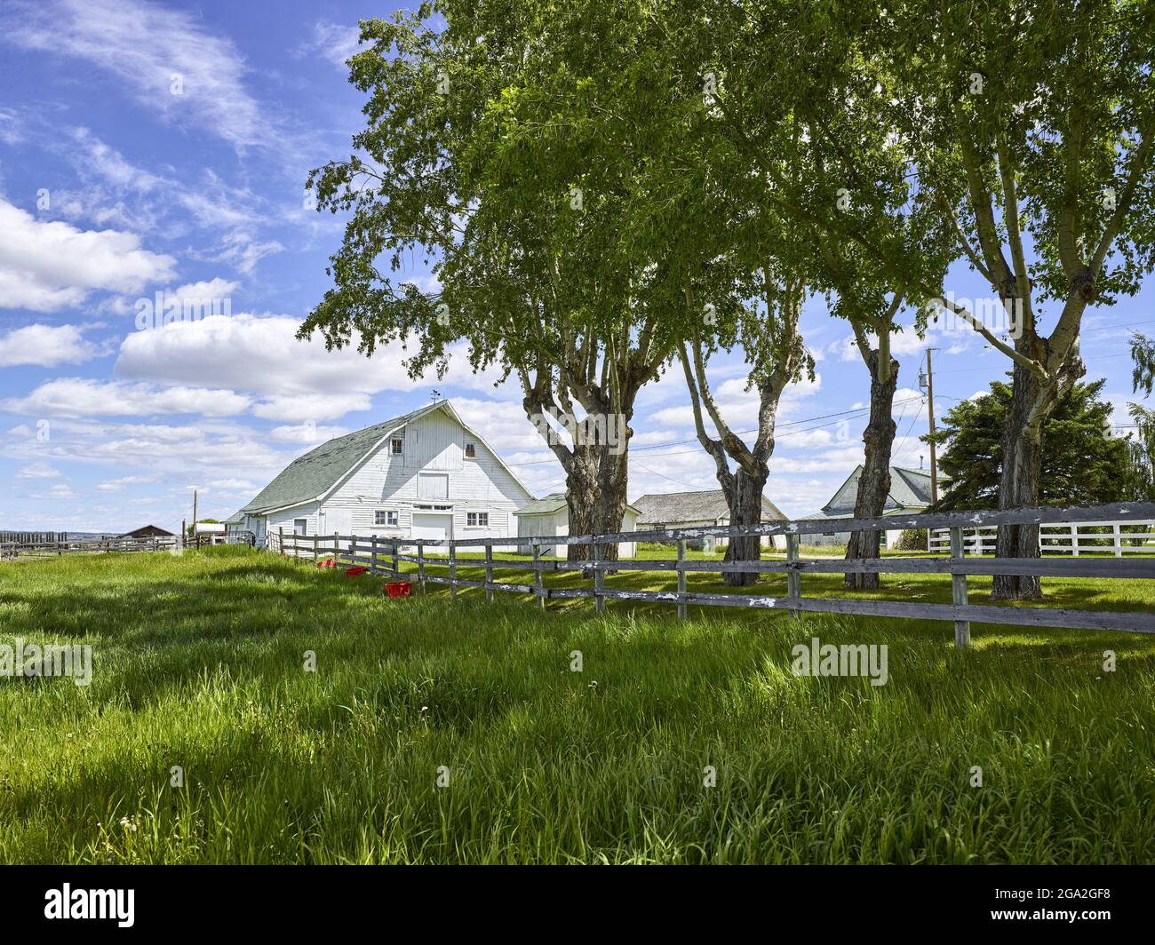 Old farm fence hi-res stock photography and images - Alamy