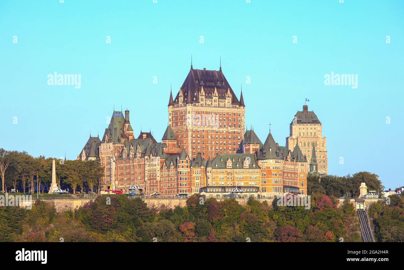Funicular le chateau frontenac quebec hi-res stock photography and ...