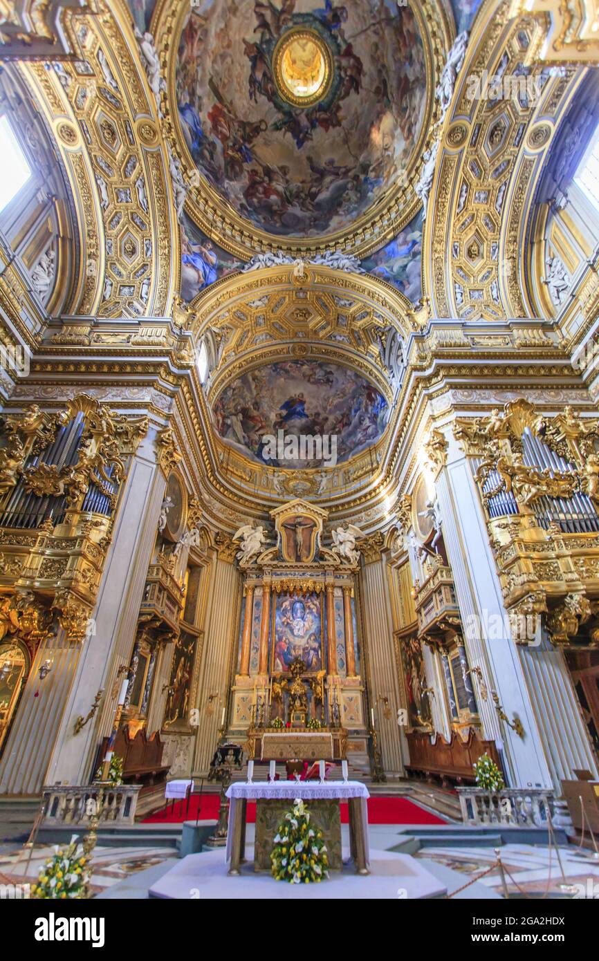 Ornate main altar magnificent ceiling hi-res stock photography and ...