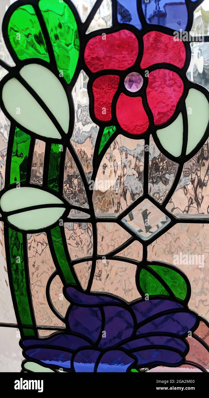 Abstract stain glass window hi-res stock photography and images - Alamy