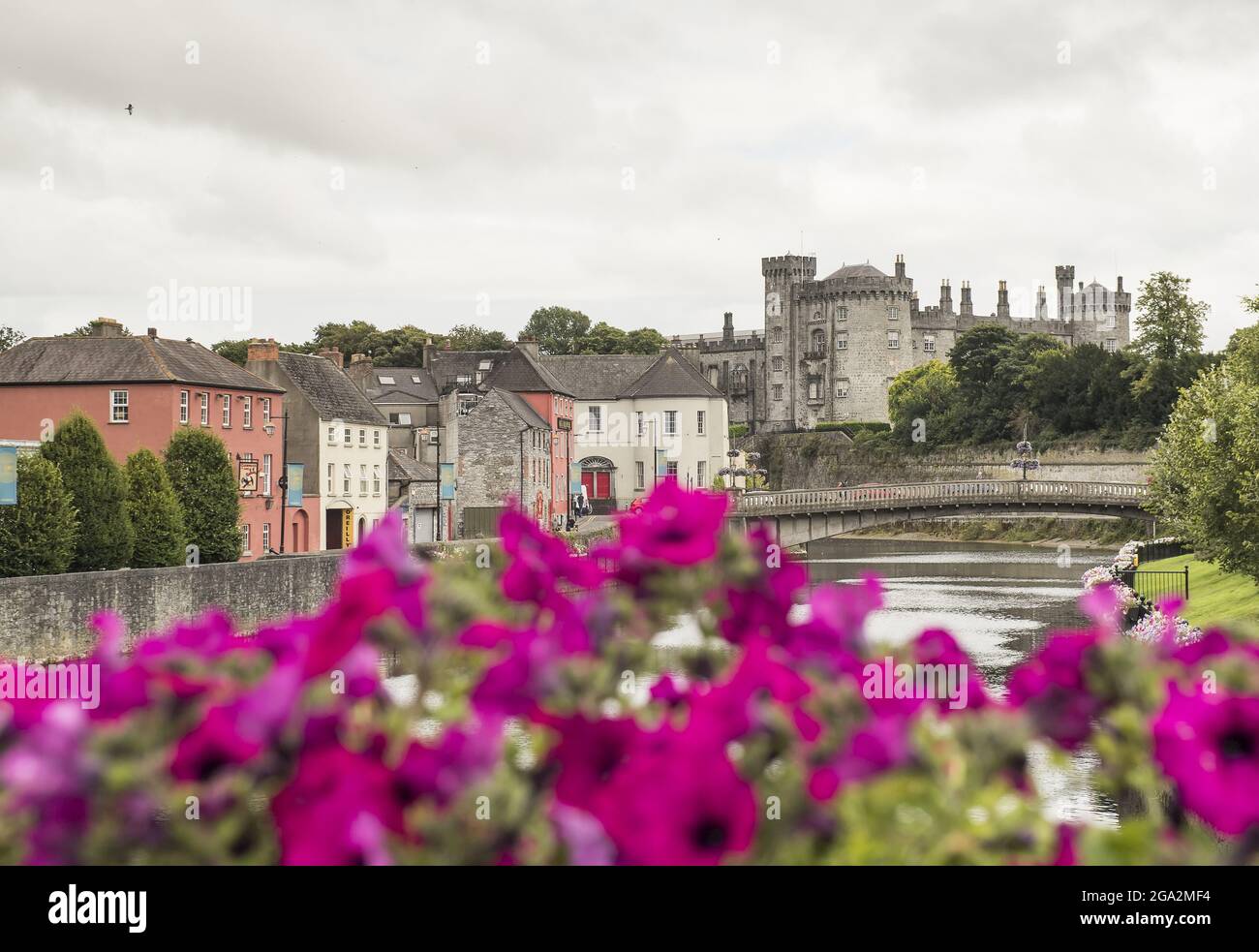 Nore bridge hi-res stock photography and images - Alamy