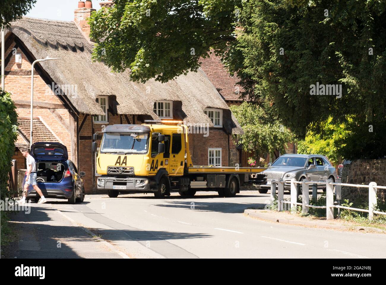 The aa breakdown man hi-res stock photography and images - Alamy