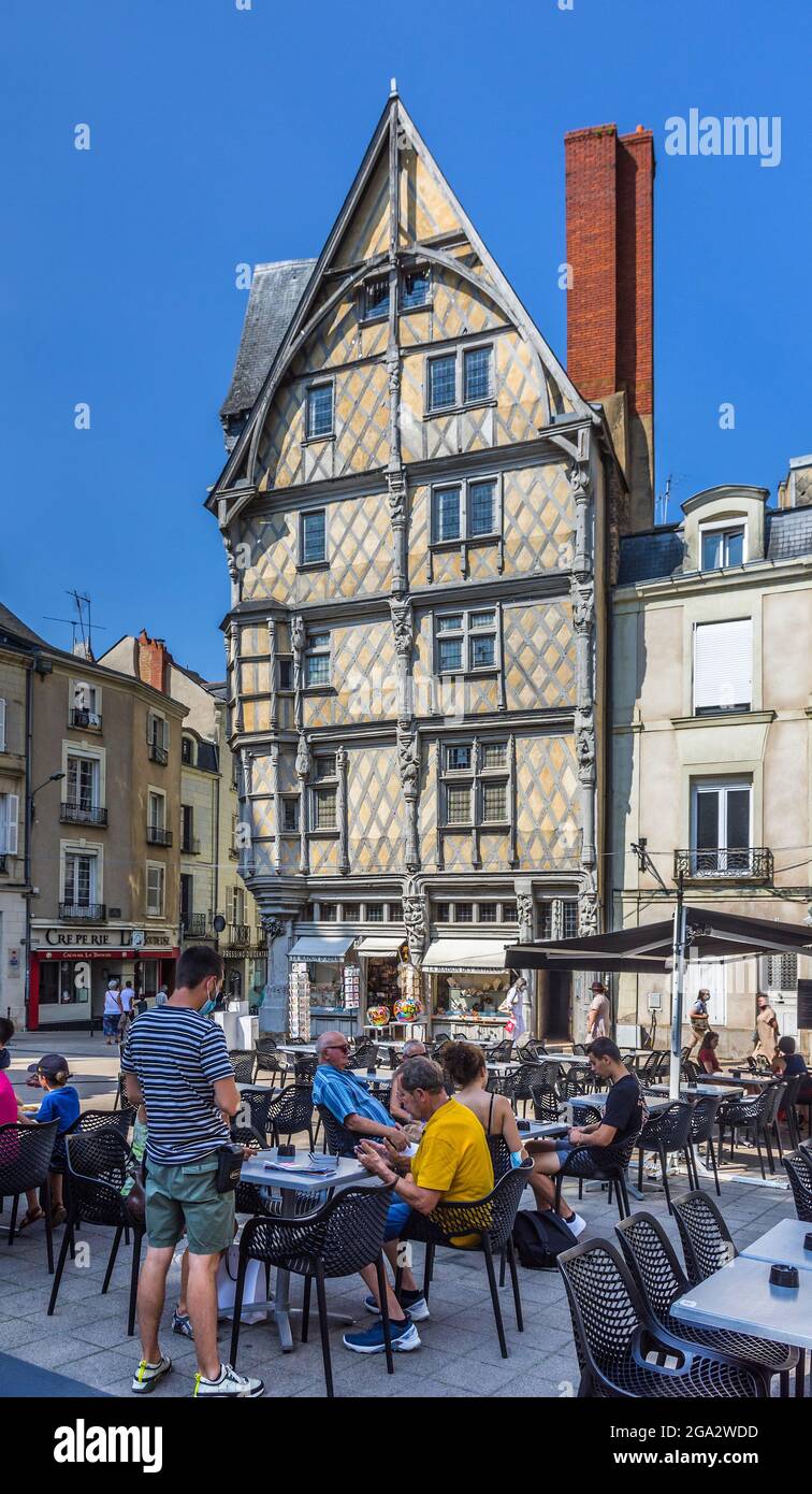 15th century timbered building hi-res stock photography and images - Alamy