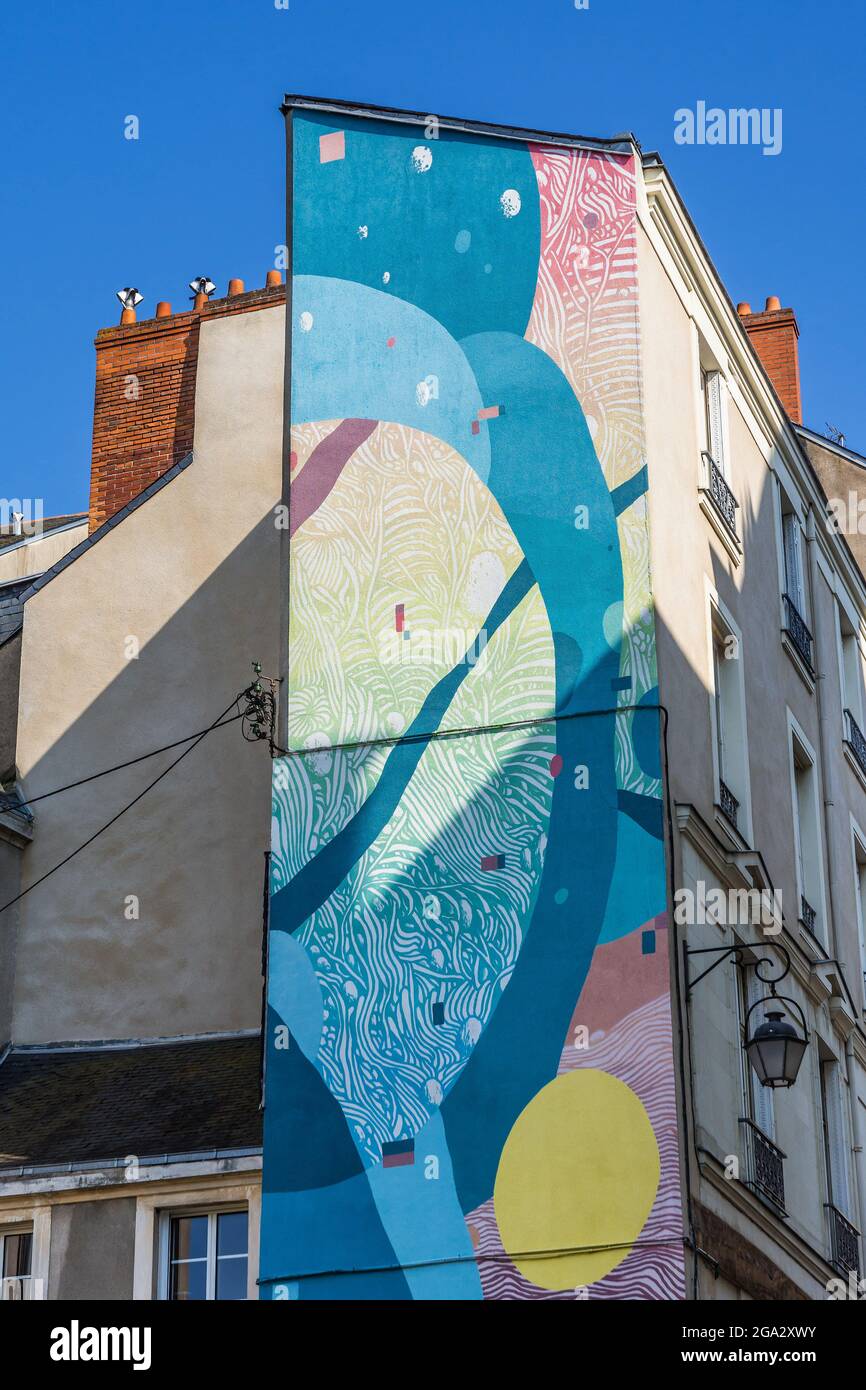 "Sunset" mural created by the street artist Tellas in Rue de l'Espine ...
