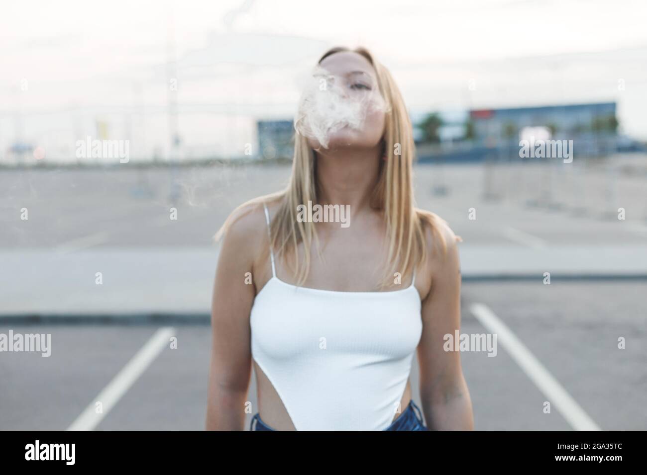 Woman vaping hi-res stock photography and images - Alamy