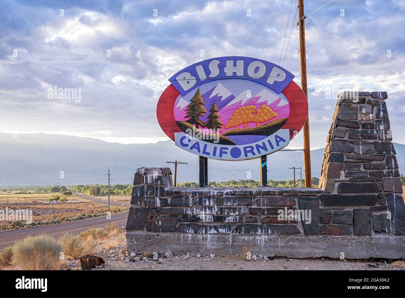 Welcome sign in Bishop, California, USA Stock Photo - Alamy