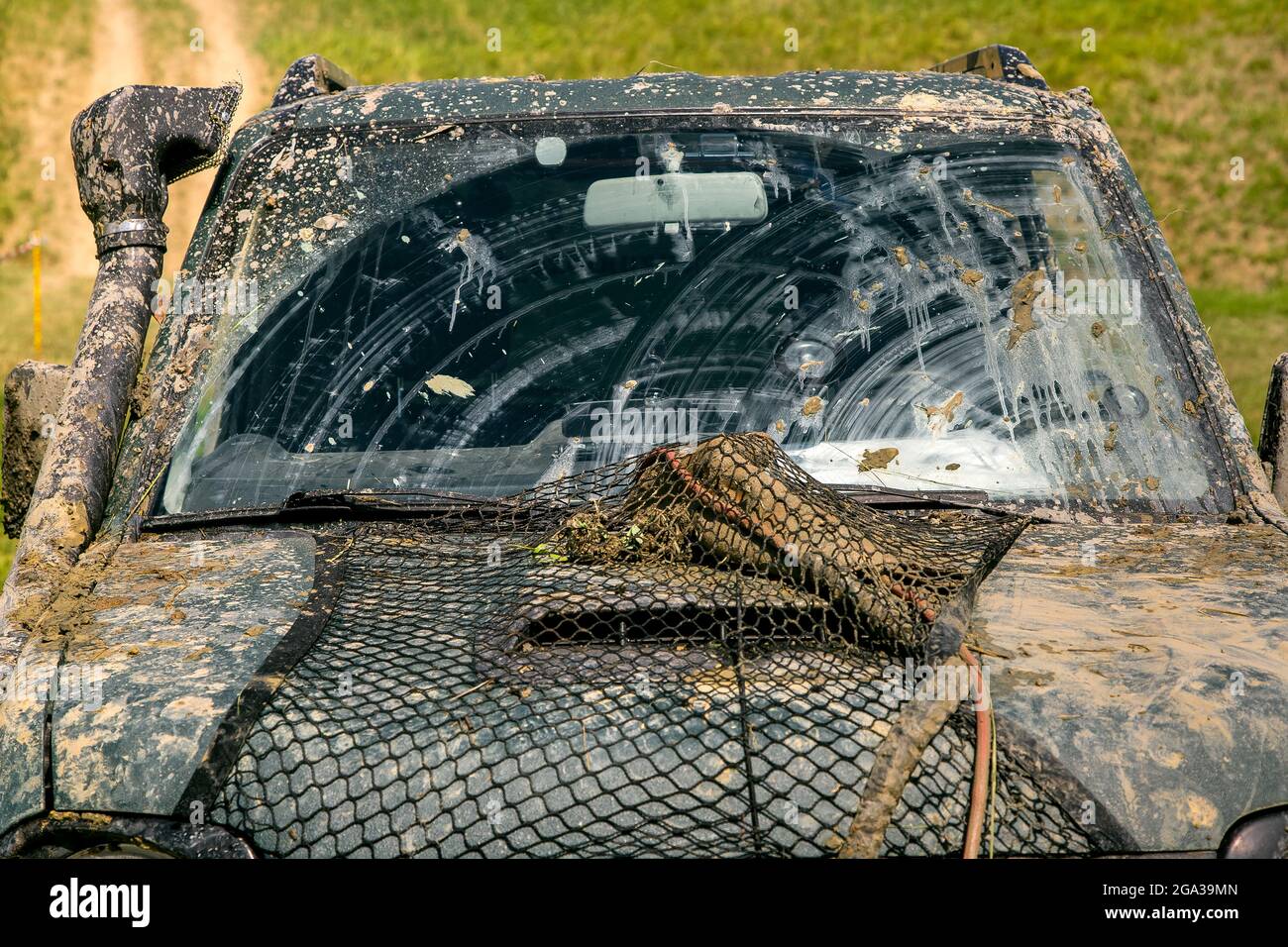 Car mud windshield hi-res stock photography and images - Alamy