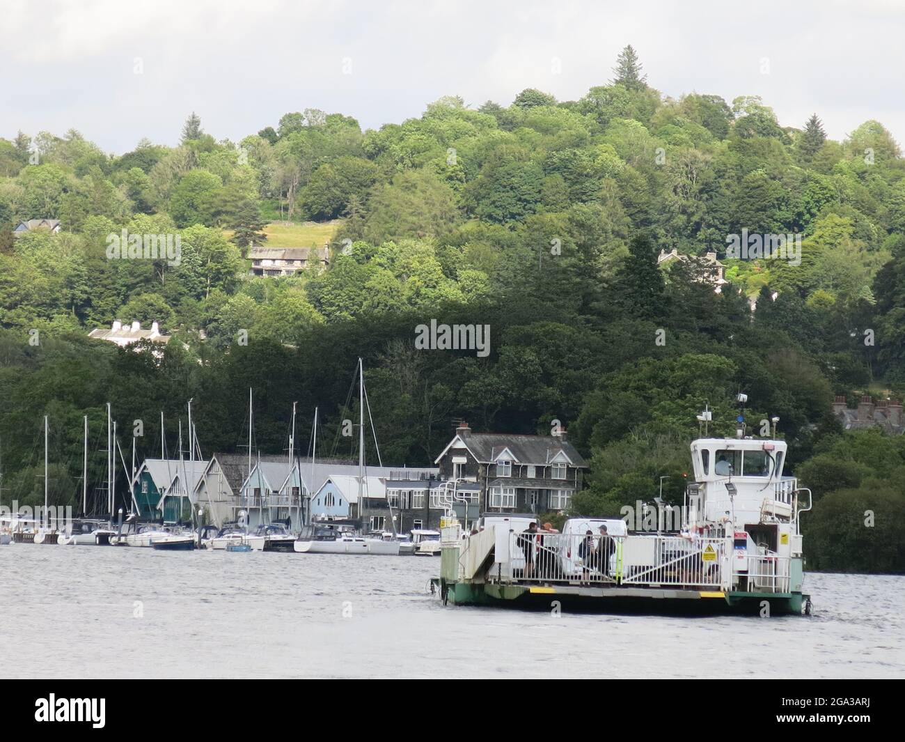 The car ferry "Mallard" crossing over Lake Windermere from Coniston to ...