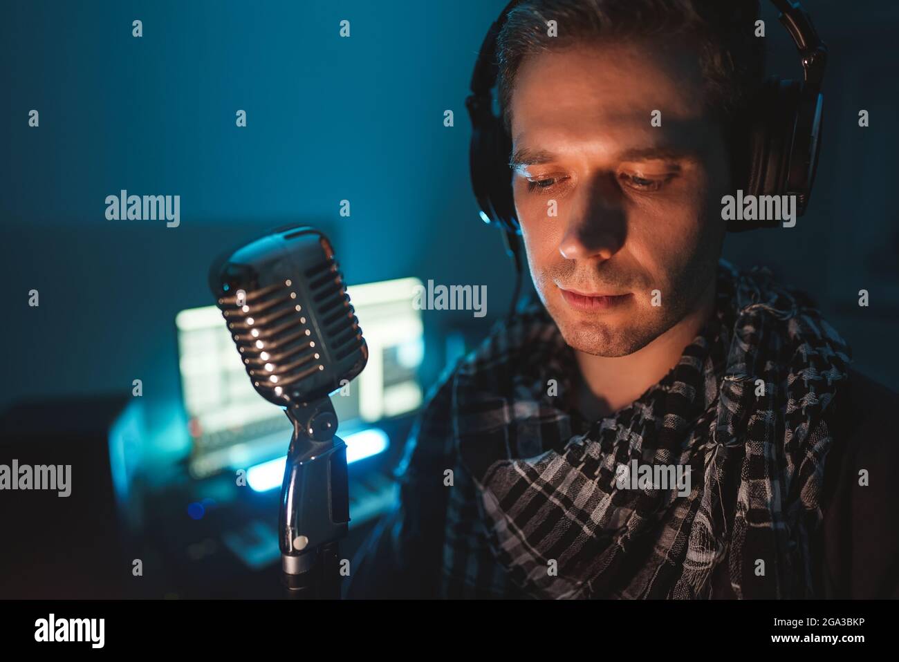 Male sing studio record hi-res stock photography and images - Alamy