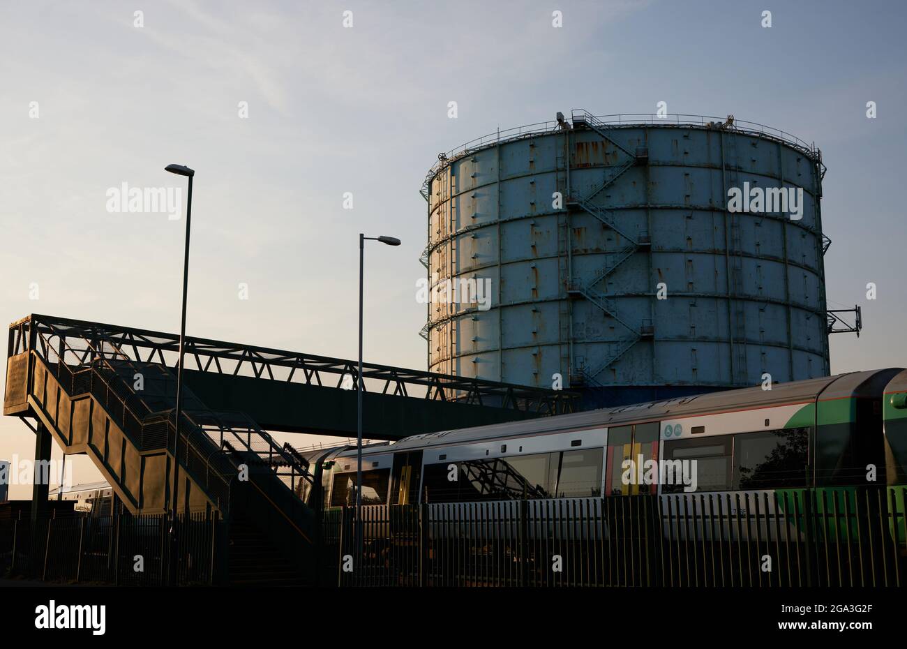 Gasometer gas storage tank uk hi-res stock photography and images - Alamy