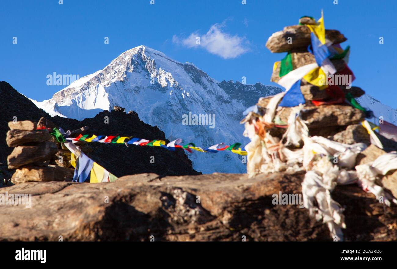 Everest pyramid hi-res stock photography and images - Alamy