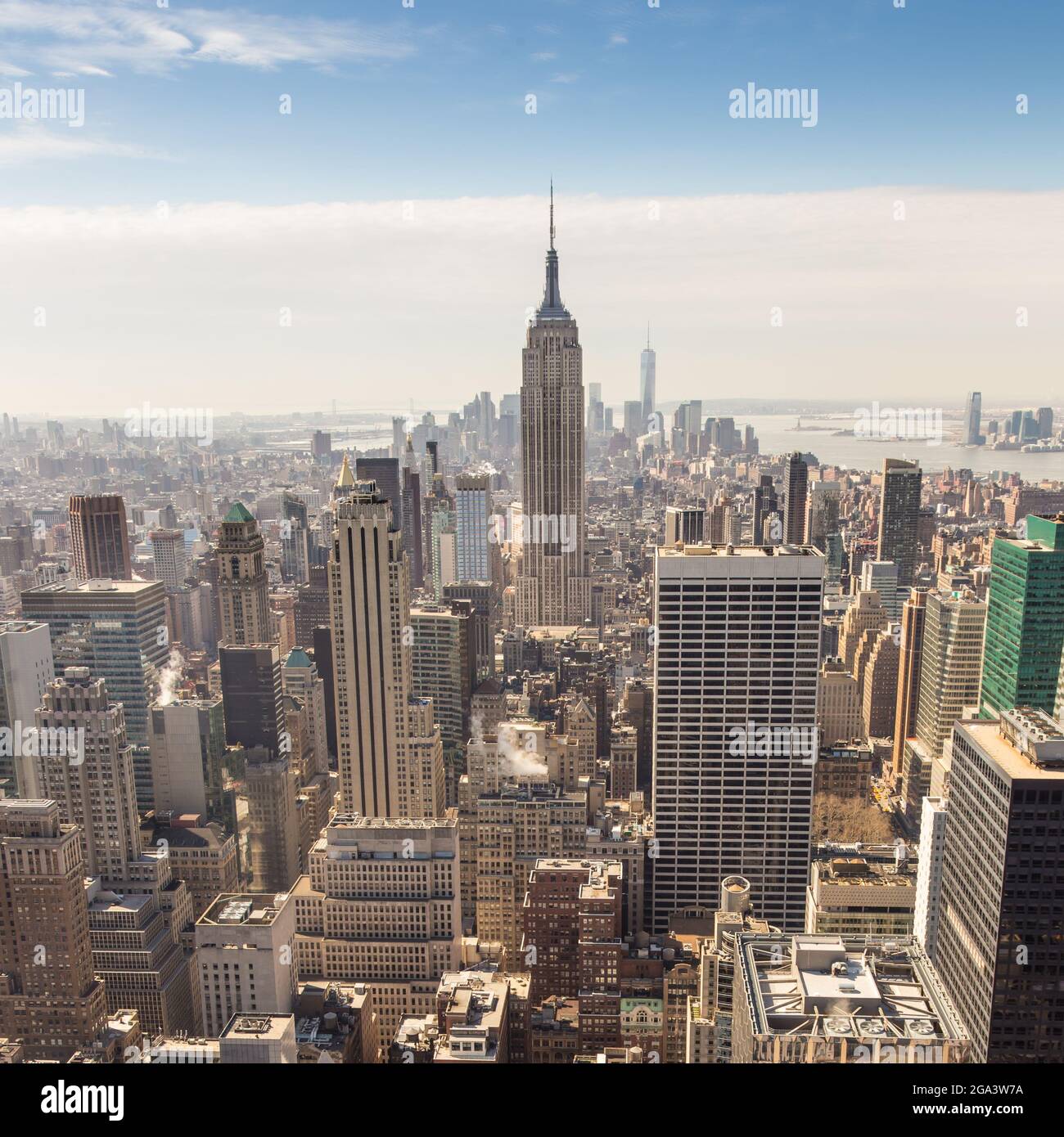 Downtown to midtown view in new york city hi-res stock photography and ...