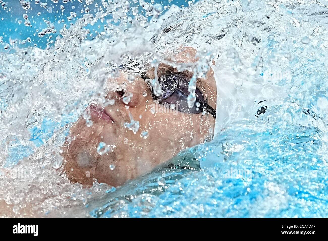 Swimming men 200m backstroke semifinals hi-res stock photography and ...