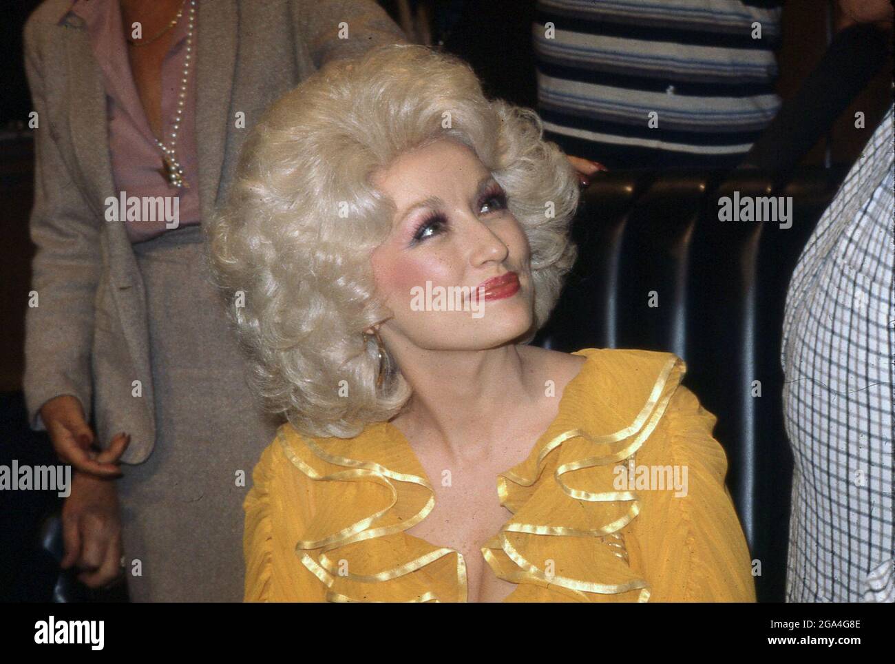 Los Angeles CA April 1979 - Dolly Parton visits the LA city hall Credit ...