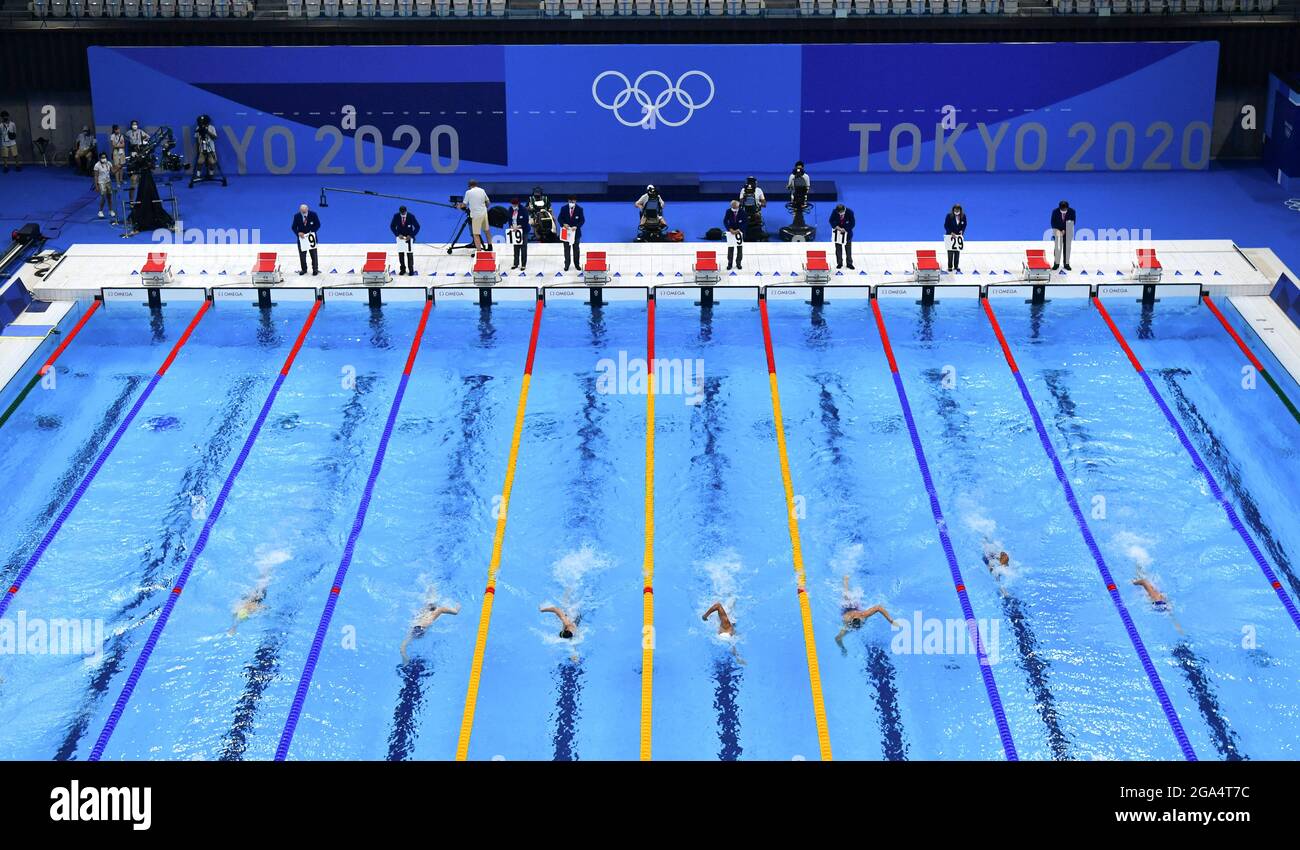 Tokyo, Japan. 29th July, 2021. Swimmers compete during the men's 800m ...