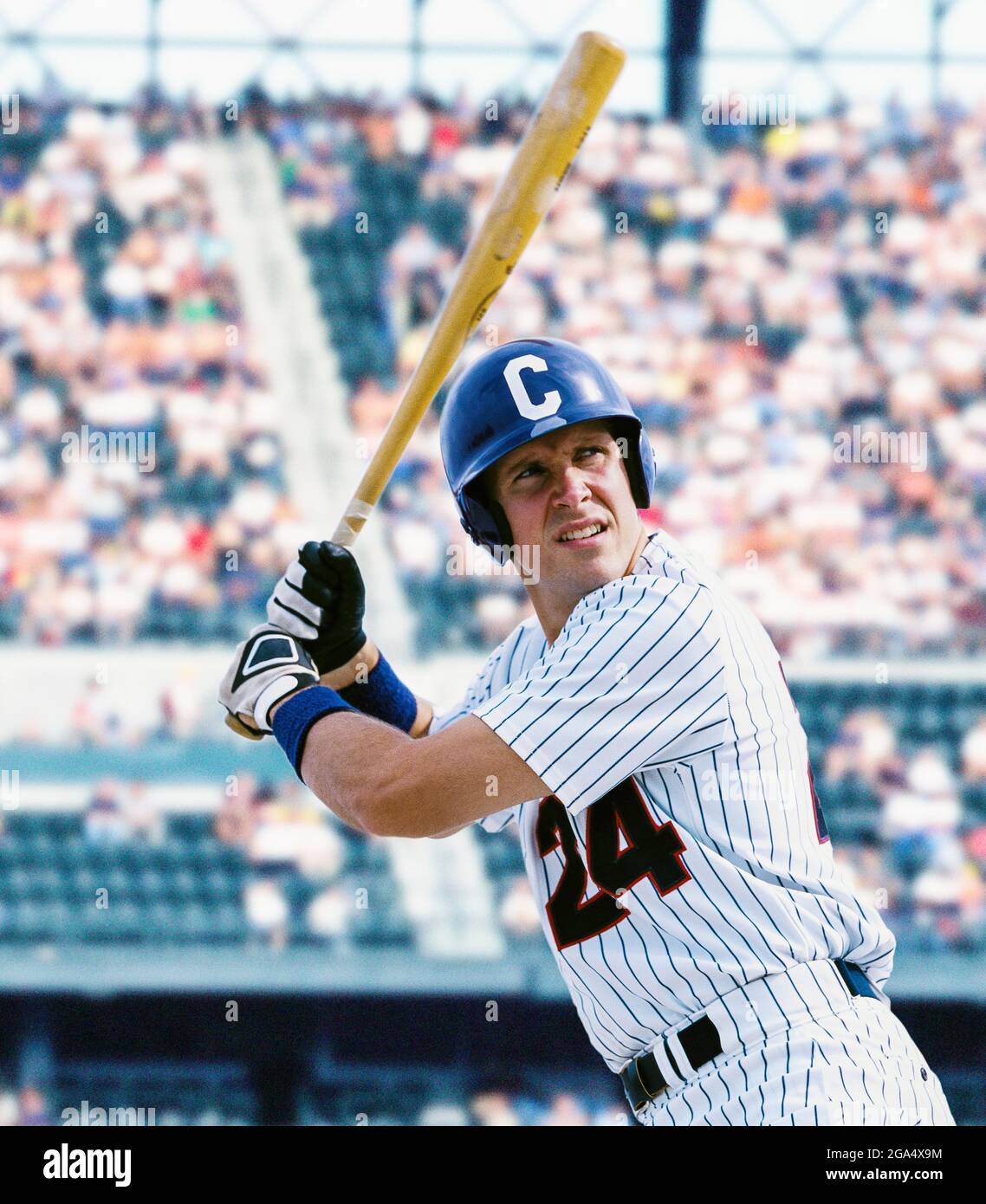 A professional baseball player waiting for the pitch at bat Stock Photo ...