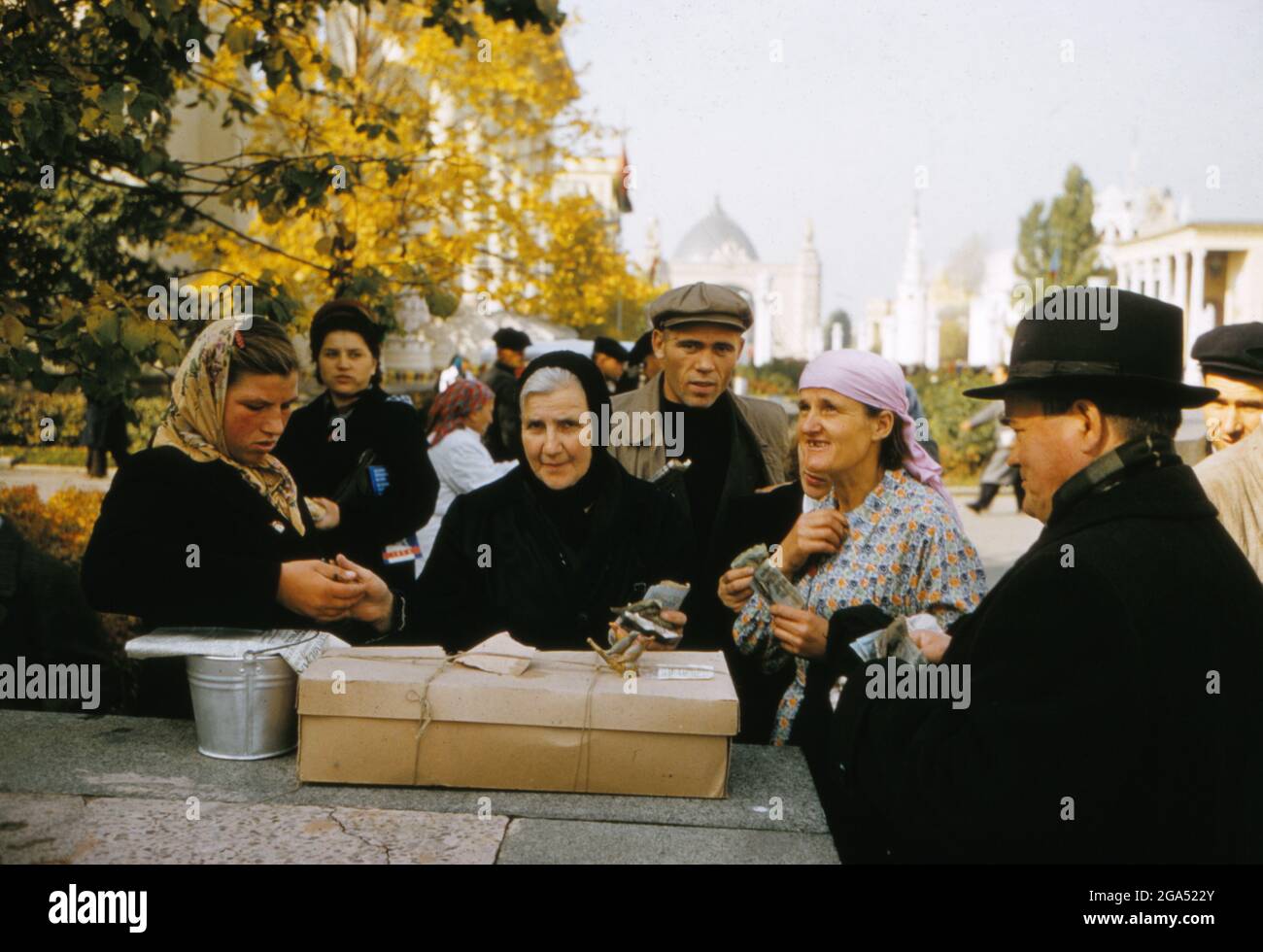 People selling things on the street at the VDNKh, 1956 Stock Photo - Alamy