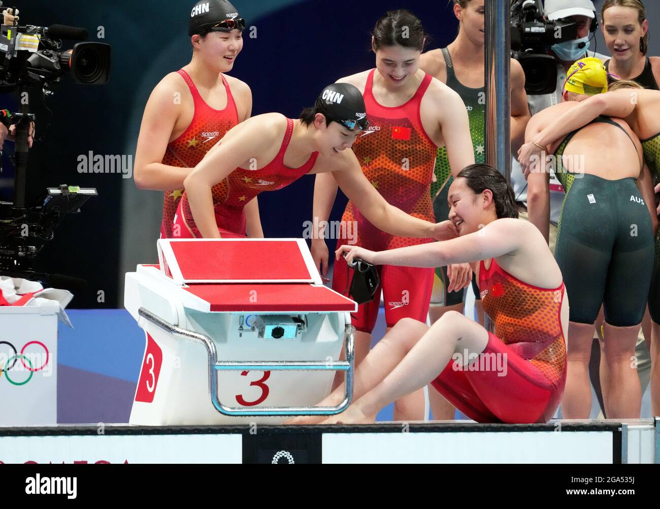 Junxuan Yang, Muhan Tang, Yufei Zhang and Bingjie Lie golden medalist ...