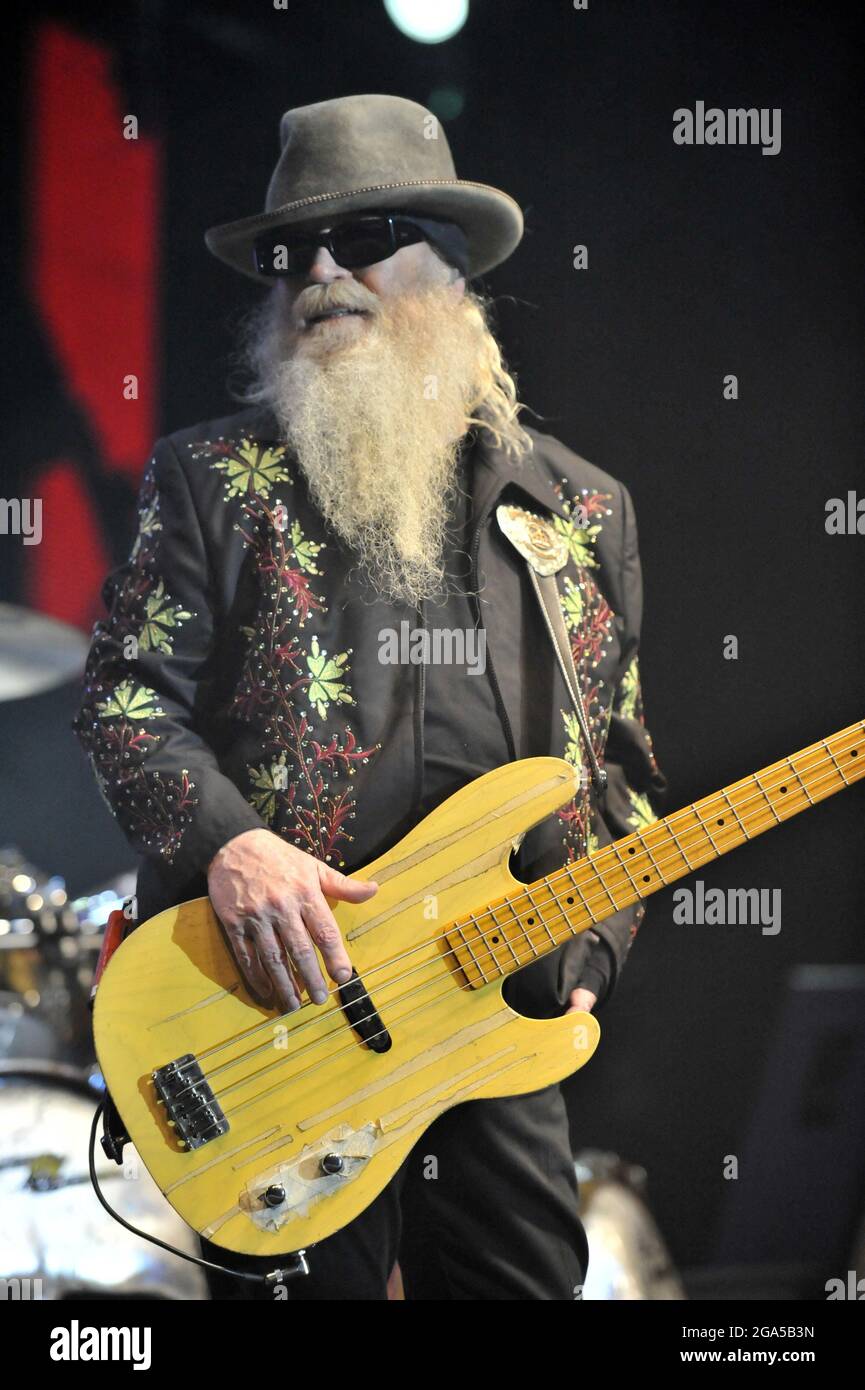 Dusty Hill, bassist of the famous music group ZZ Top, died on Wednesday ...