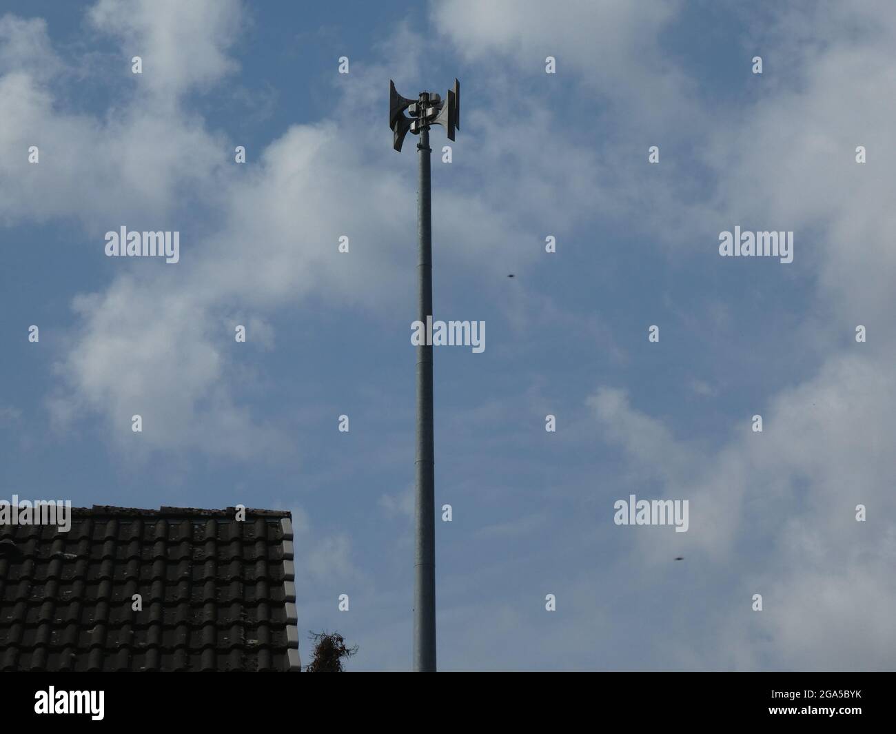 Weilerswist, Germany. 27th July, 2021. Electronic siren for alerting ...