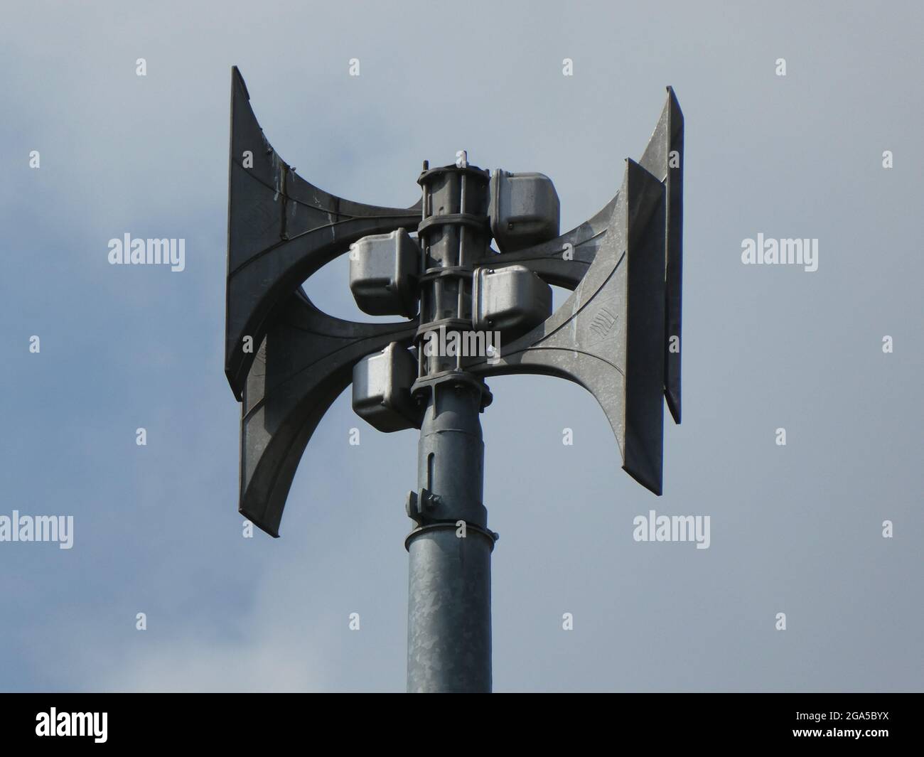 Weilerswist, Germany. 27th July, 2021. Electronic siren for alerting ...
