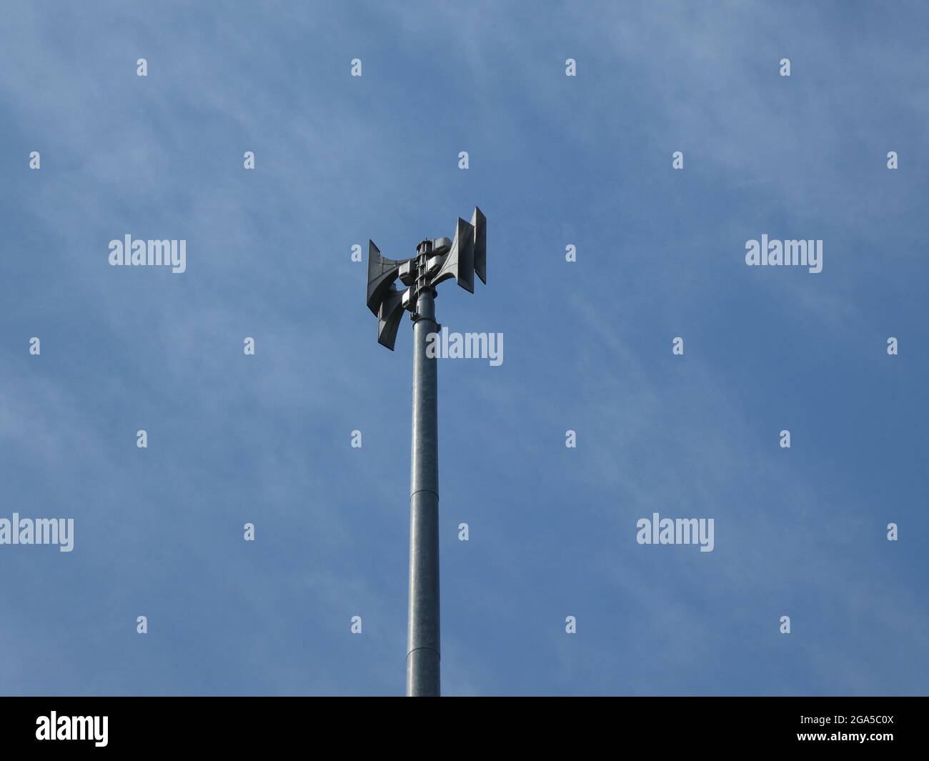 Weilerswist, Germany. 27th July, 2021. Electronic siren for alerting ...